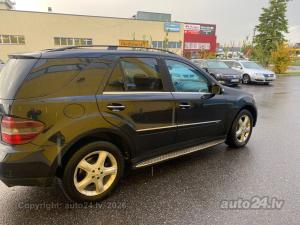 Melns Mercedes-Benz M-Class 2007 Tartu, ar dzinēja tilpumu 3.00 L un nobraukumu 334 tūkst. km par 4300 €, foto 5 vietnē AUTOMOTO.COM.LV