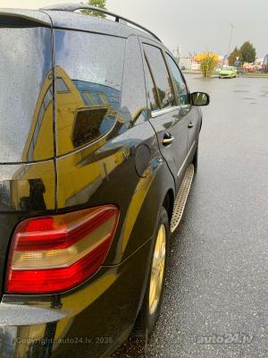 Melns Mercedes-Benz M-Class 2007 Tartu, ar dzinēja tilpumu 3.00 L un nobraukumu 334 tūkst. km par 4300 €, foto 6 vietnē AUTOMOTO.COM.LV