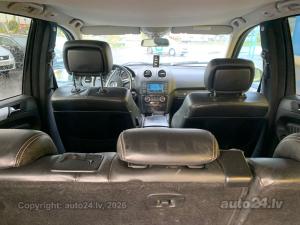 Melns Mercedes-Benz M-Class 2007 Tartu, ar dzinēja tilpumu 3.00 L un nobraukumu 334 tūkst. km par 4300 €, foto 9 vietnē AUTOMOTO.COM.LV