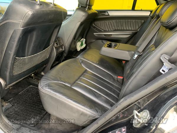 Melns Mercedes-Benz M-Class 2007 Tartu, ar dzinēja tilpumu 3.00 L un nobraukumu 334 tūkst. km par 4300 €, foto 10 vietnē AUTOMOTO.COM.LV