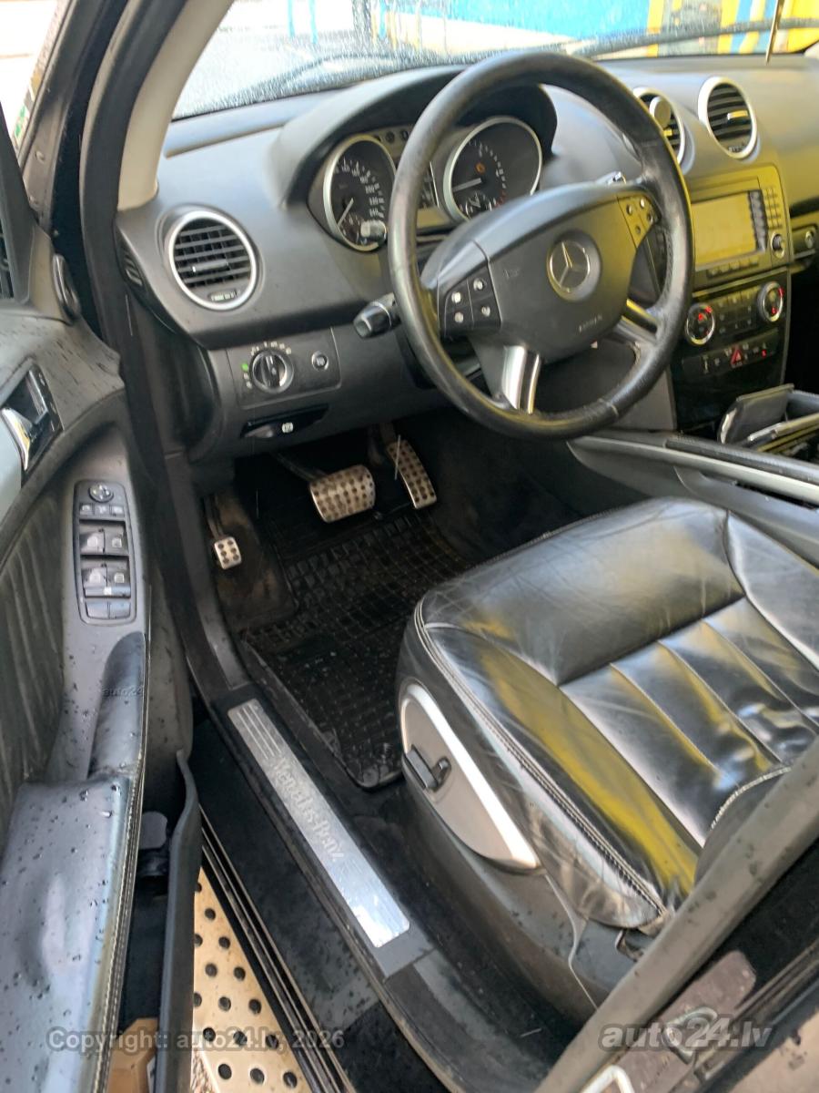 Melns Mercedes-Benz M-Class 2007 Tartu, ar dzinēja tilpumu 3.00 L un nobraukumu 334 tūkst. km par 4300 €, foto 12 vietnē AUTOMOTO.COM.LV