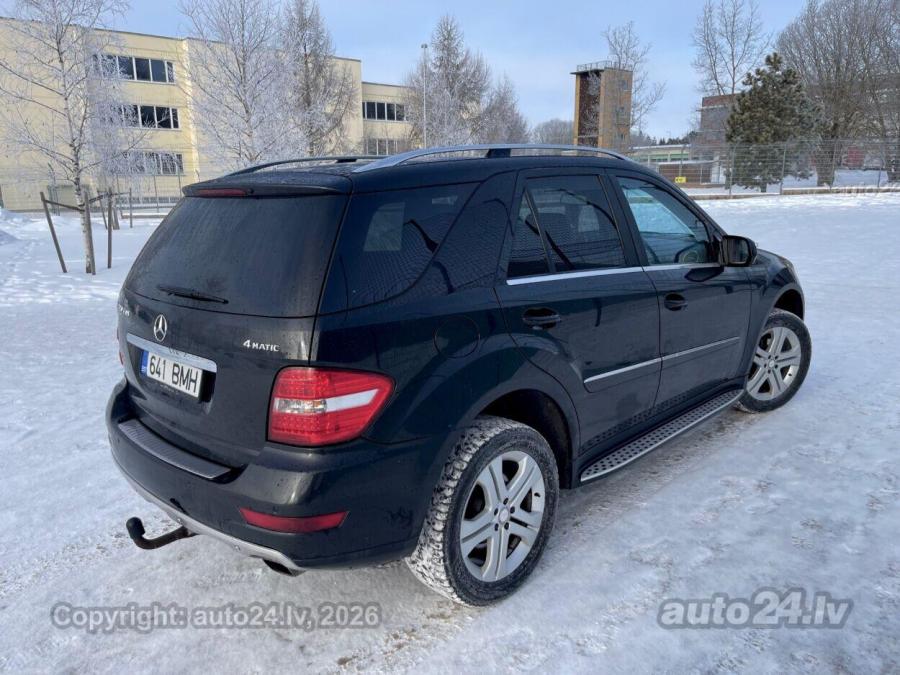Black Mercedes-Benz M-Class 2008 in Tartu, with an engine capacity of 3.00 L and mileage of 284 thousand km for 7799 €, photo 2 on AUTOMOTO.COM.LV