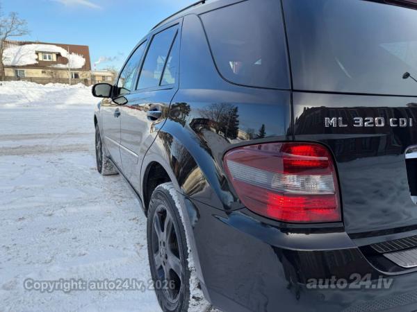 Melns Mercedes-Benz M-Class 2008 Tallina, ar dzinēja tilpumu 2.99 L un nobraukumu 361 tūkst. km par 6990 €, foto 8 vietnē AUTOMOTO.COM.LV