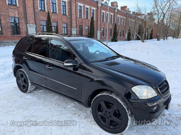 Melns Mercedes-Benz M-Class 2008 Tallina, ar dzinēja tilpumu 2.99 L un nobraukumu 361 tūkst. km par 6990 €, foto 9 vietnē AUTOMOTO.COM.LV