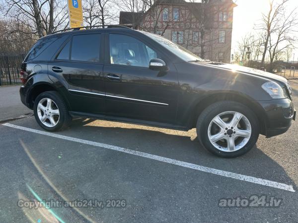 Melns Mercedes-Benz M-Class 2008 Tallina, ar dzinēja tilpumu 3.00 L un nobraukumu 320 tūkst. km par 9000 €, foto 2 vietnē AUTOMOTO.COM.LV