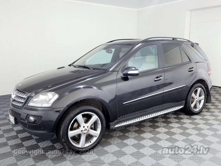 Black Mercedes-Benz M-Class 2008 in Tallinn, with an engine capacity of 3.00 L and mileage of 318 thousand km for 2999 €, photo 3 on AUTOMOTO.COM.LV