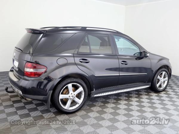 Black Mercedes-Benz M-Class 2008 in Tallinn, with an engine capacity of 3.00 L and mileage of 318 thousand km for 2999 €, photo 3 on AUTOMOTO.COM.LV