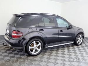 Black Mercedes-Benz M-Class 2008 in Tallinn, with an engine capacity of 3.00 L and mileage of 318 thousand km for 2999 €, photo 4 on AUTOMOTO.COM.LV