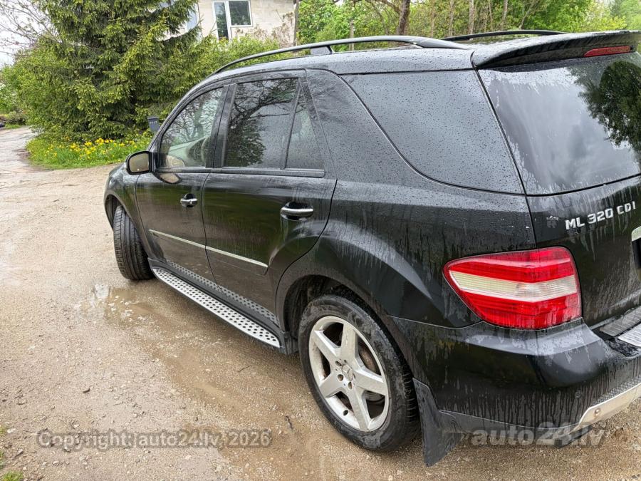 Black Mercedes-Benz M-Class 2008 in Tallinn, with an engine capacity of 3.00 L and mileage of 332 thousand km for 8500 €, photo 4 on AUTOMOTO.COM.LV