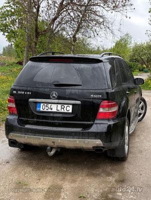 Black Mercedes-Benz M-Class 2008 in Tallinn, with an engine capacity of 3.00 L and mileage of 332 thousand km for 8500 €, photo 7 on AUTOMOTO.COM.LV