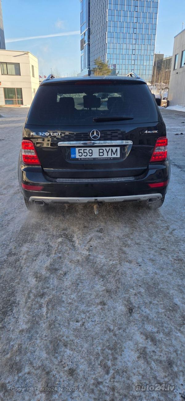 Melns Mercedes-Benz M-Class 2009 Tallina, ar dzinēja tilpumu 3.00 L un nobraukumu 409 tūkst. km par 8000 €, foto 2 vietnē AUTOMOTO.COM.LV