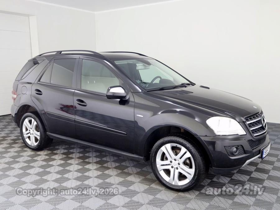 Melns Mercedes-Benz M-Class 2009 Tallina, ar dzinēja tilpumu 3.00 L un nobraukumu 269 tūkst. km par 5999 €, foto 1 vietnē AUTOMOTO.COM.LV