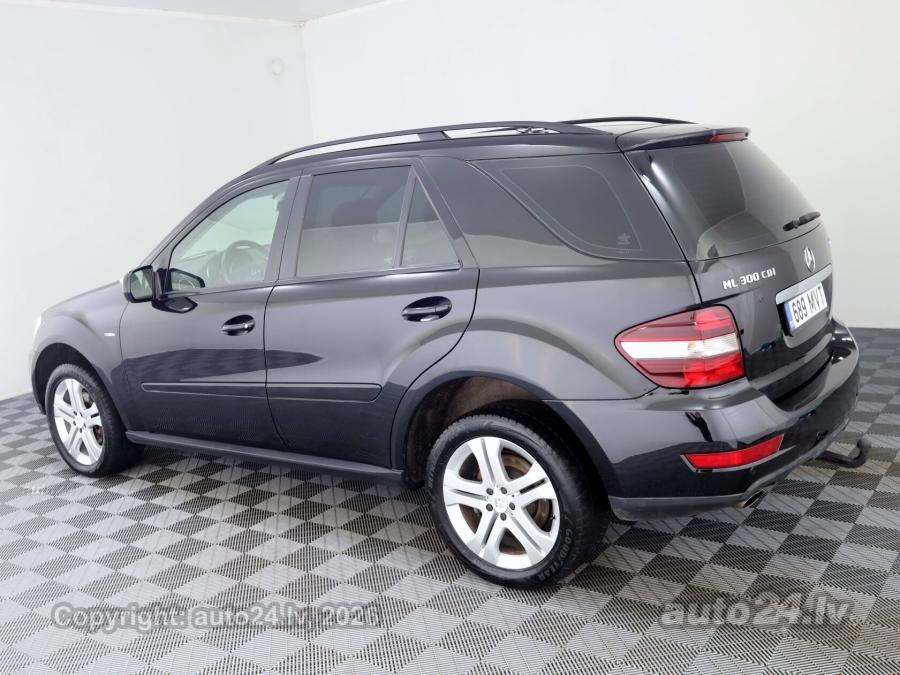 Melns Mercedes-Benz M-Class 2009 Tallina, ar dzinēja tilpumu 3.00 L un nobraukumu 269 tūkst. km par 5999 €, foto 5 vietnē AUTOMOTO.COM.LV