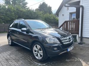 Black Mercedes-Benz M-Class 2009 in Tallinn, with an engine capacity of 3.00 L and mileage of 401 thousand km for 4500 €, photo 3 on AUTOMOTO.COM.LV