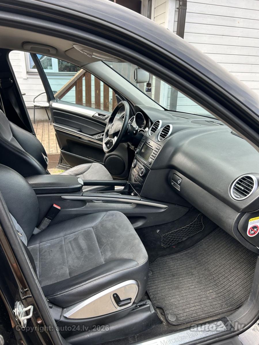 Black Mercedes-Benz M-Class 2009 in Tallinn, with an engine capacity of 3.00 L and mileage of 401 thousand km for 4500 €, photo 9 on AUTOMOTO.COM.LV
