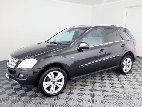 Black Mercedes-Benz M-Class 2009 in Tallinn, with an engine capacity of 3.00 L and mileage of 406 thousand km for 3799 €, photo 3 on AUTOMOTO.COM.LV