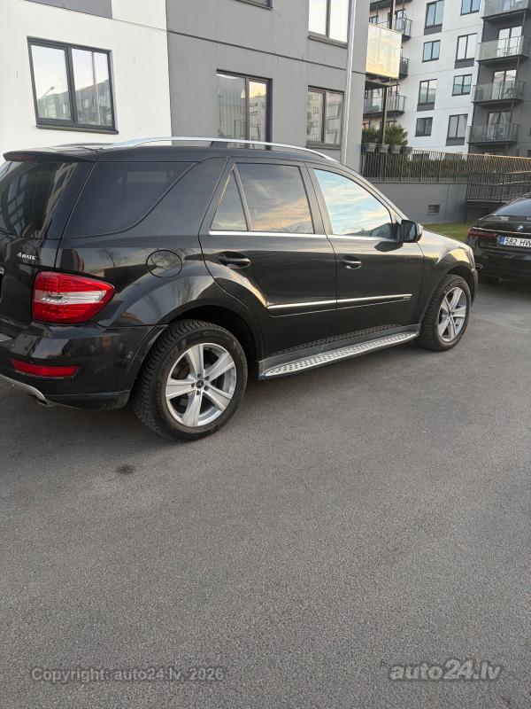 Black Mercedes-Benz M-Class 2010 in Tallinn, with an engine capacity of 3.00 L and mileage of 301 thousand km for 7000 €, photo 1 on AUTOMOTO.COM.LV