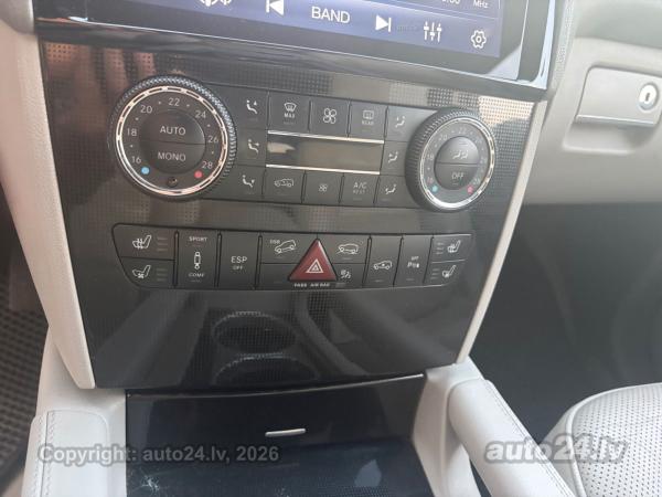 Black Mercedes-Benz M-Class 2010 in Tallinn, with an engine capacity of 3.00 L and mileage of 301 thousand km for 7000 €, photo 3 on AUTOMOTO.COM.LV