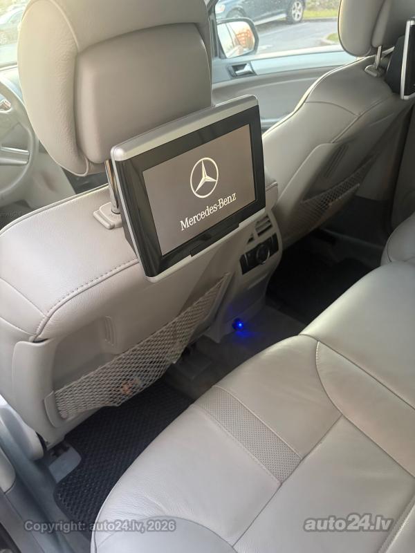 Black Mercedes-Benz M-Class 2010 in Tallinn, with an engine capacity of 3.00 L and mileage of 301 thousand km for 7000 €, photo 6 on AUTOMOTO.COM.LV