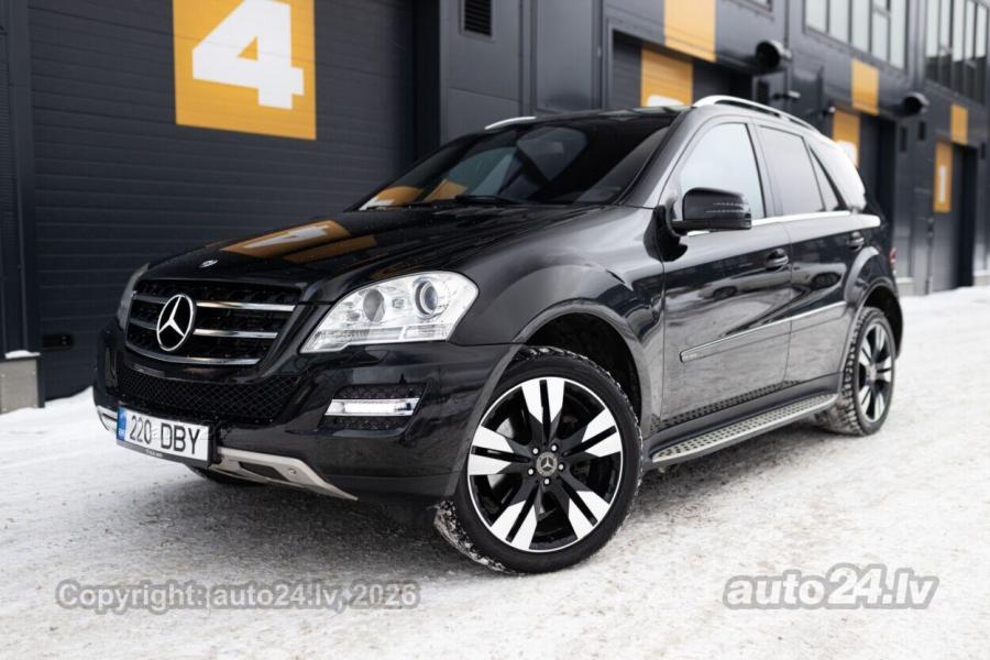 Black Mercedes-Benz M-Class 2011 in Tallinn, with an engine capacity of 4.00 L and mileage of 285 thousand km for 8999 €, photo 3 on AUTOMOTO.COM.LV