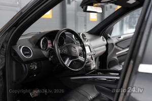 Black Mercedes-Benz M-Class 2011 in Tallinn, with an engine capacity of 4.00 L and mileage of 285 thousand km for 8999 €, photo 8 on AUTOMOTO.COM.LV