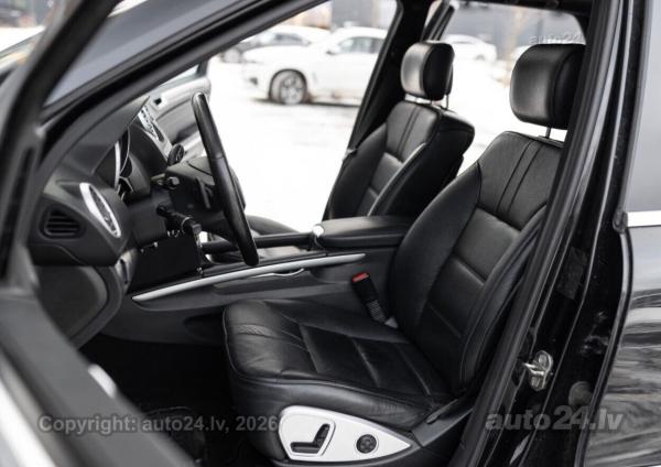 Melns Mercedes-Benz M-Class 2011 Tallina, ar dzinēja tilpumu 4.00 L un nobraukumu 285 tūkst. km par 8999 €, foto 11 vietnē AUTOMOTO.COM.LV