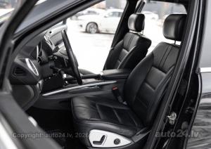 Black Mercedes-Benz M-Class 2011 in Tallinn, with an engine capacity of 4.00 L and mileage of 285 thousand km for 8999 €, photo 11 on AUTOMOTO.COM.LV