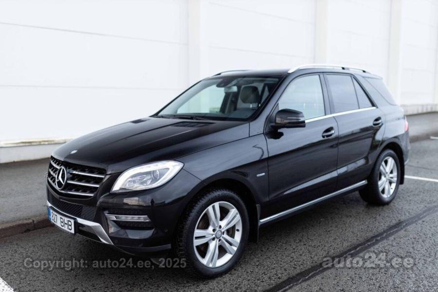 Melns Mercedes-Benz M-Class 2012 Tallina, ar dzinēja tilpumu 3.00 L un nobraukumu 212 tūkst. km par 13999 €, foto 2 vietnē AUTOMOTO.COM.LV