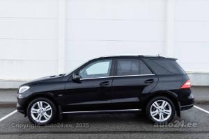 Melns Mercedes-Benz M-Class 2012 Tallina, ar dzinēja tilpumu 3.00 L un nobraukumu 212 tūkst. km par 13999 €, foto 3 vietnē AUTOMOTO.COM.LV