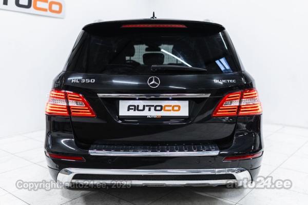 Melns Mercedes-Benz M-Class 2012 Tallina, ar dzinēja tilpumu 3.00 L un nobraukumu 198 tūkst. km par 14999 €, foto 6 vietnē AUTOMOTO.COM.LV