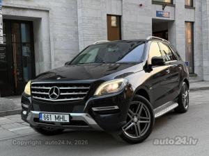 Melns Mercedes-Benz M-Class 2012 Tallina, ar dzinēja tilpumu 3.00 L un nobraukumu 283 tūkst. km par 13890 €, foto  vietnē AUTOMOTO.COM.LV