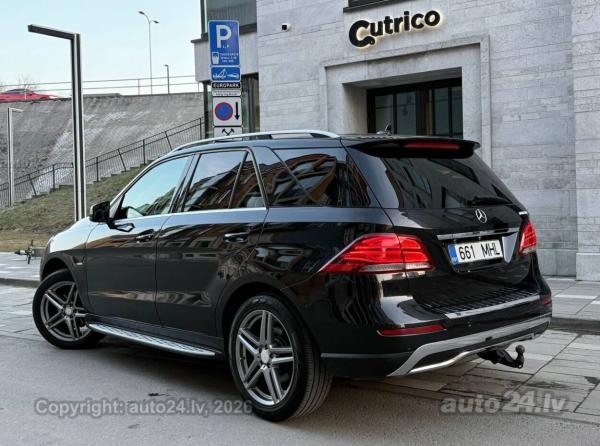 Melns Mercedes-Benz M-Class 2012 Tallina, ar dzinēja tilpumu 3.00 L un nobraukumu 283 tūkst. km par 13890 €, foto 5 vietnē AUTOMOTO.COM.LV