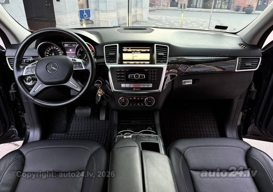 Melns Mercedes-Benz M-Class 2012 Tallina, ar dzinēja tilpumu 3.00 L un nobraukumu 283 tūkst. km par 13890 €, foto 22 vietnē AUTOMOTO.COM.LV