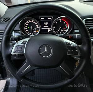Melns Mercedes-Benz M-Class 2012 Tallina, ar dzinēja tilpumu 3.00 L un nobraukumu 283 tūkst. km par 13890 €, foto 26 vietnē AUTOMOTO.COM.LV