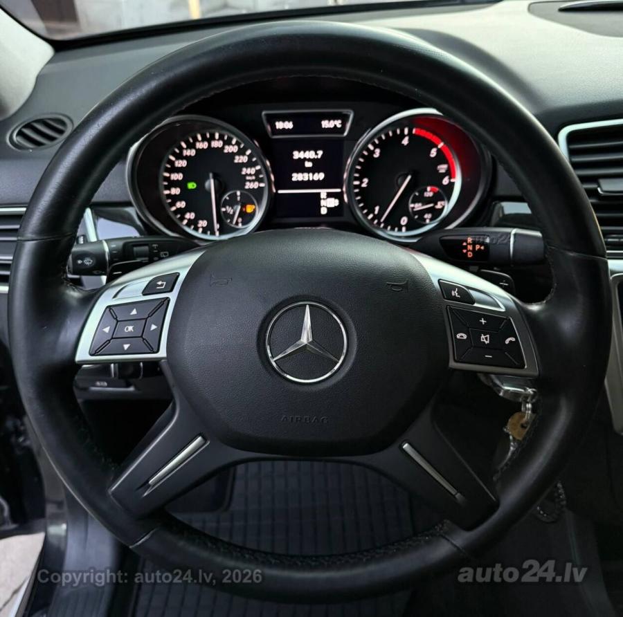 Melns Mercedes-Benz M-Class 2012 Tallina, ar dzinēja tilpumu 3.00 L un nobraukumu 283 tūkst. km par 13890 €, foto 26 vietnē AUTOMOTO.COM.LV