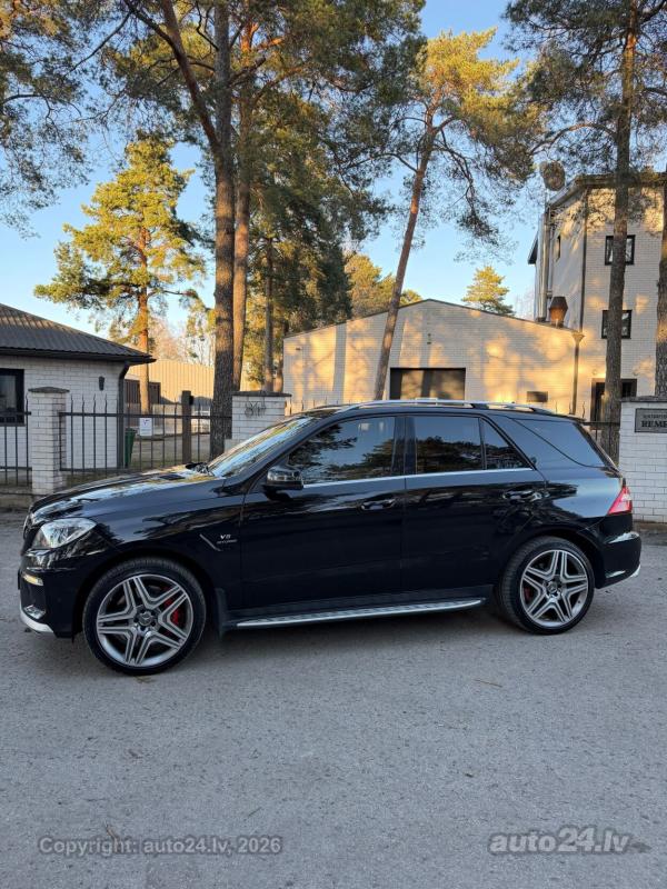 Black Mercedes-Benz M-Class 2012 in Tallinn, with an engine capacity of 5.50 L and mileage of 265 thousand km for 28000 €, photo 3 on AUTOMOTO.COM.LV