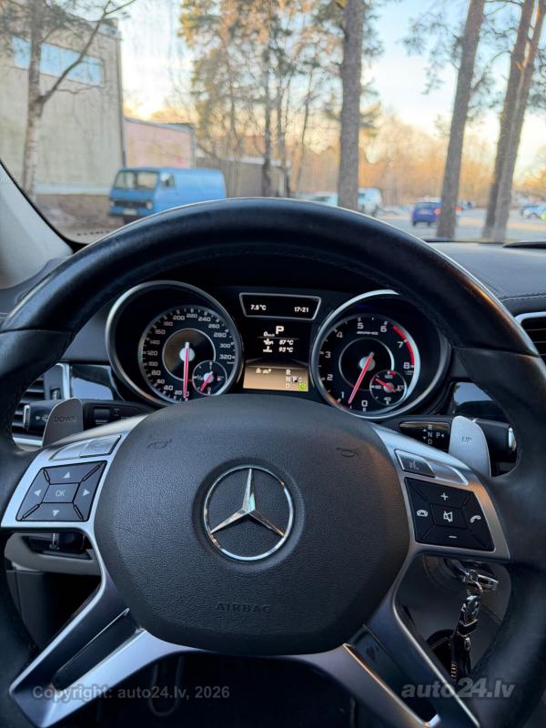 Black Mercedes-Benz M-Class 2012 in Tallinn, with an engine capacity of 5.50 L and mileage of 265 thousand km for 28000 €, photo 10 on AUTOMOTO.COM.LV