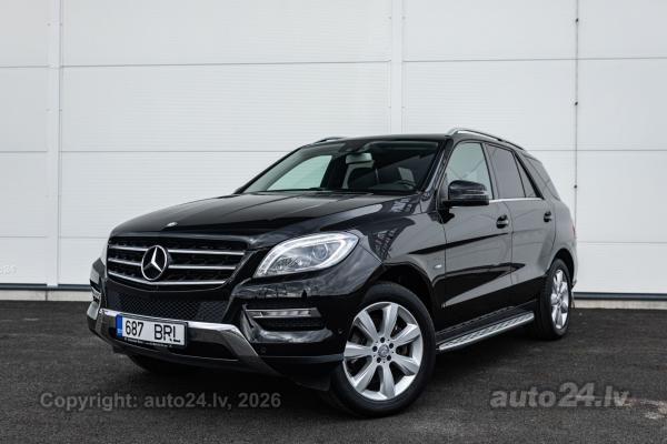 Melns Mercedes-Benz M-Class 2012 Tallina, ar dzinēja tilpumu 3.00 L un nobraukumu 117 tūkst. km par 17900 €, foto 1 vietnē AUTOMOTO.COM.LV