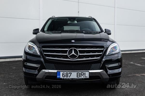 Melns Mercedes-Benz M-Class 2012 Tallina, ar dzinēja tilpumu 3.00 L un nobraukumu 117 tūkst. km par 17900 €, foto 8 vietnē AUTOMOTO.COM.LV