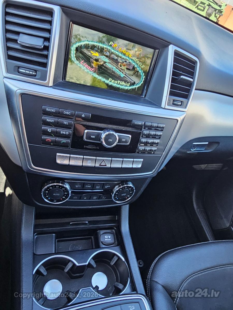 Black Mercedes-Benz M-Class 2012 in Tallinn, with an engine capacity of 3.50 L and mileage of 146 thousand km for 17900 €, photo 9 on AUTOMOTO.COM.LV