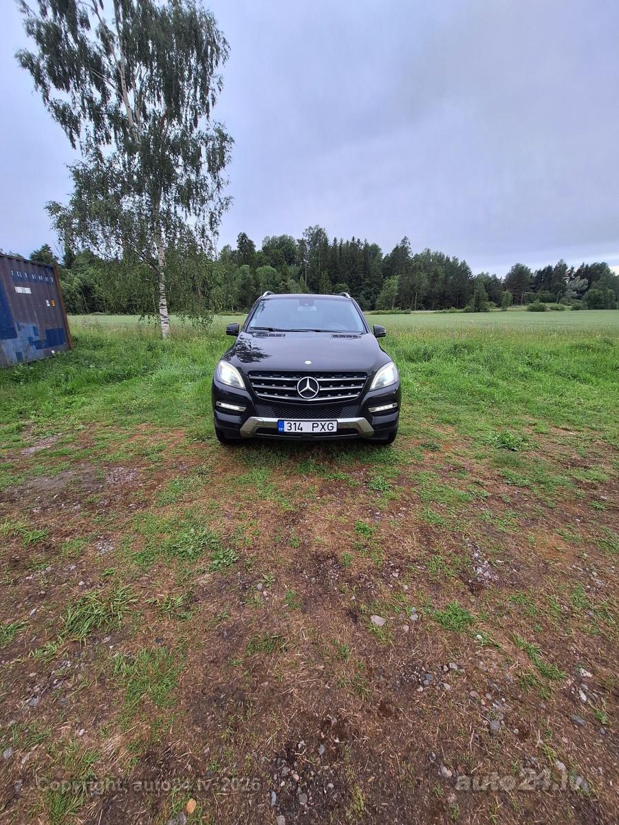 Melns Mercedes-Benz M-Class 2012 Tallina, ar dzinēja tilpumu 3.00 L un nobraukumu 227 tūkst. km par 18500 €, foto 3 vietnē AUTOMOTO.COM.LV
