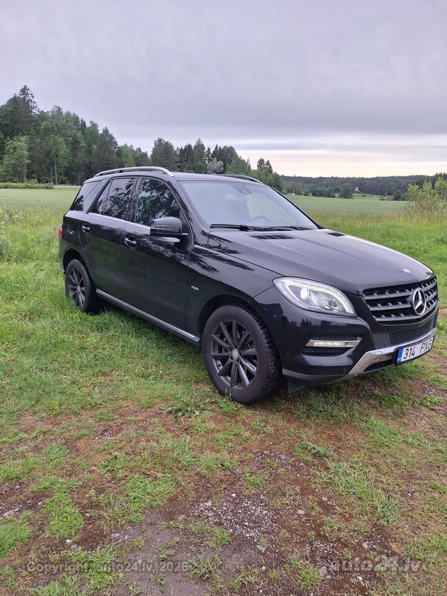 Melns Mercedes-Benz M-Class 2012 Tallina, ar dzinēja tilpumu 3.00 L un nobraukumu 227 tūkst. km par 18500 €, foto 5 vietnē AUTOMOTO.COM.LV