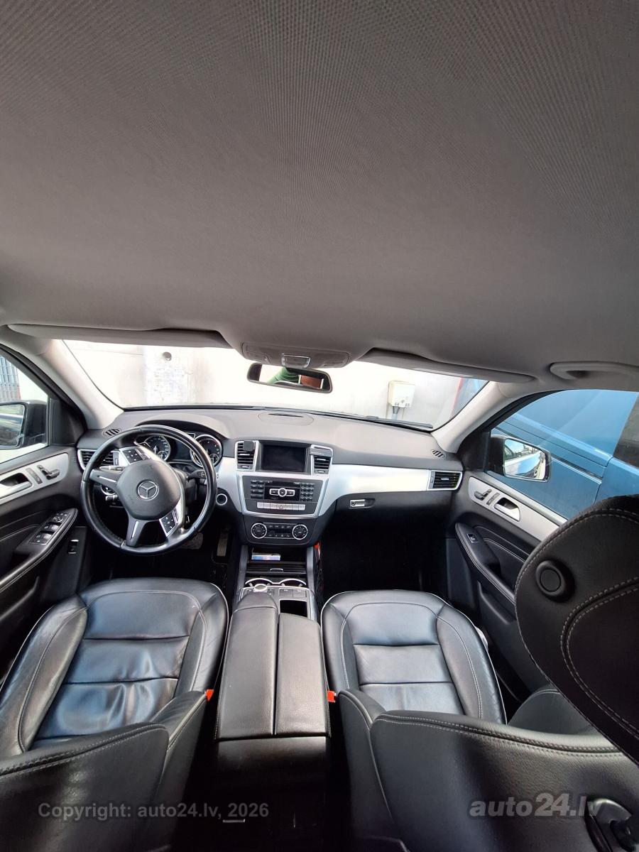 Melns Mercedes-Benz M-Class 2012 Tallina, ar dzinēja tilpumu 3.00 L un nobraukumu 227 tūkst. km par 18500 €, foto 8 vietnē AUTOMOTO.COM.LV
