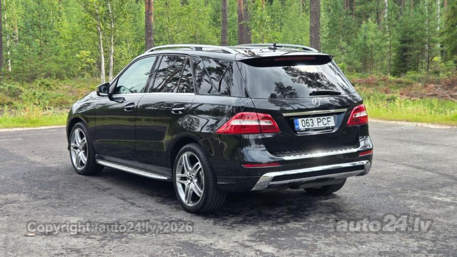 Melns Mercedes-Benz M-Class 2013 Tallina, ar dzinēja tilpumu 3.00 L un nobraukumu 335 tūkst. km par 16200 €, foto 6 vietnē AUTOMOTO.COM.LV