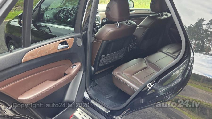 Melns Mercedes-Benz M-Class 2013 Tallina, ar dzinēja tilpumu 3.00 L un nobraukumu 335 tūkst. km par 16200 €, foto 12 vietnē AUTOMOTO.COM.LV