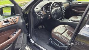 Melns Mercedes-Benz M-Class 2013 Tallina, ar dzinēja tilpumu 3.00 L un nobraukumu 335 tūkst. km par 16200 €, foto 13 vietnē AUTOMOTO.COM.LV