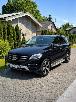 Black Mercedes-Benz M-Class 2014 in Jurmala, with an engine capacity of 2.20 L and mileage of 251 thousand km for 15500 €, photo 3 on AUTOMOTO.COM.LV