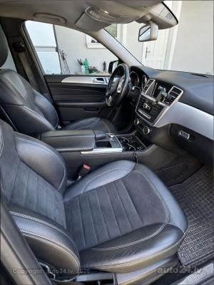 Black Mercedes-Benz M-Class 2014 in Jurmala, with an engine capacity of 2.20 L and mileage of 251 thousand km for 15500 €, photo 5 on AUTOMOTO.COM.LV
