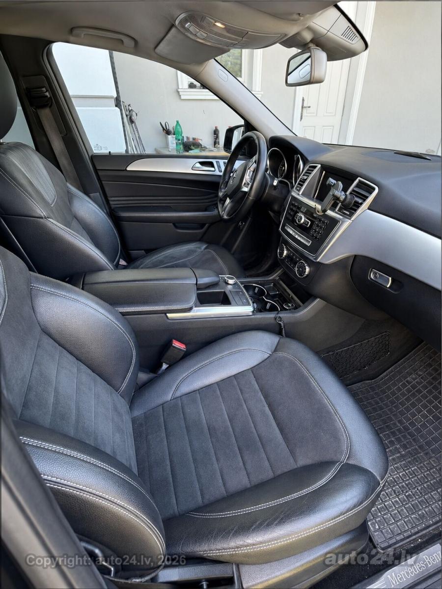 Black Mercedes-Benz M-Class 2014 in Jurmala, with an engine capacity of 2.20 L and mileage of 251 thousand km for 15500 €, photo 5 on AUTOMOTO.COM.LV