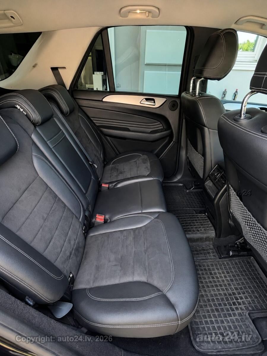 Black Mercedes-Benz M-Class 2014 in Jurmala, with an engine capacity of 2.20 L and mileage of 251 thousand km for 15500 €, photo 6 on AUTOMOTO.COM.LV